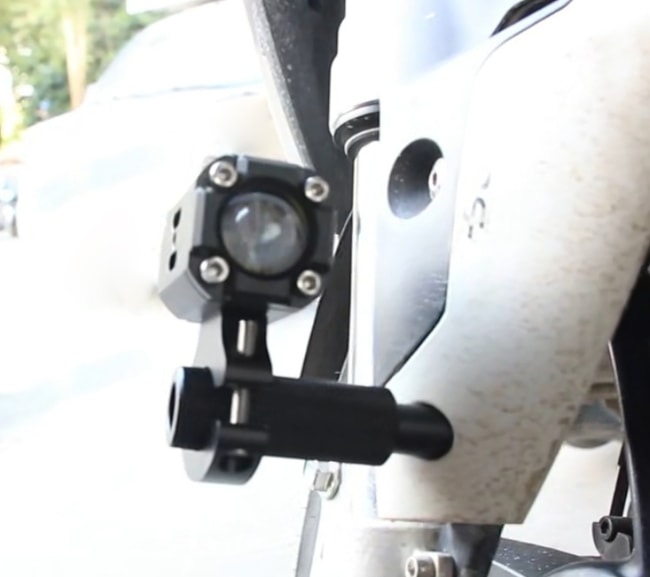 Universal auxiliary light brackets (pair) | Moto Discovery