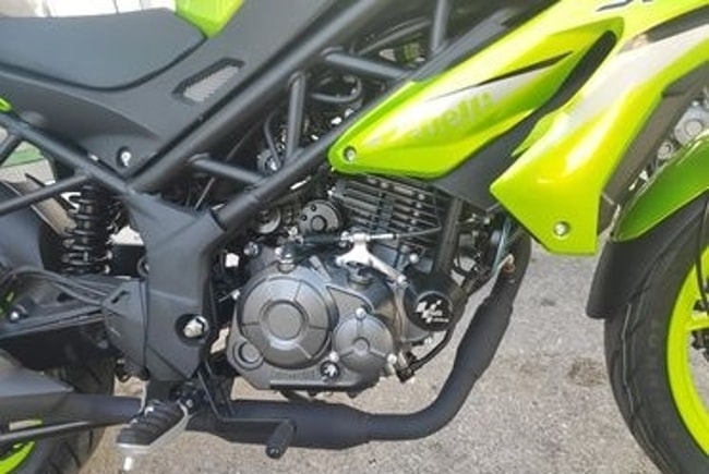 Frame crash pads compatible with Benelli BN125 2018-2021 | Moto Discovery