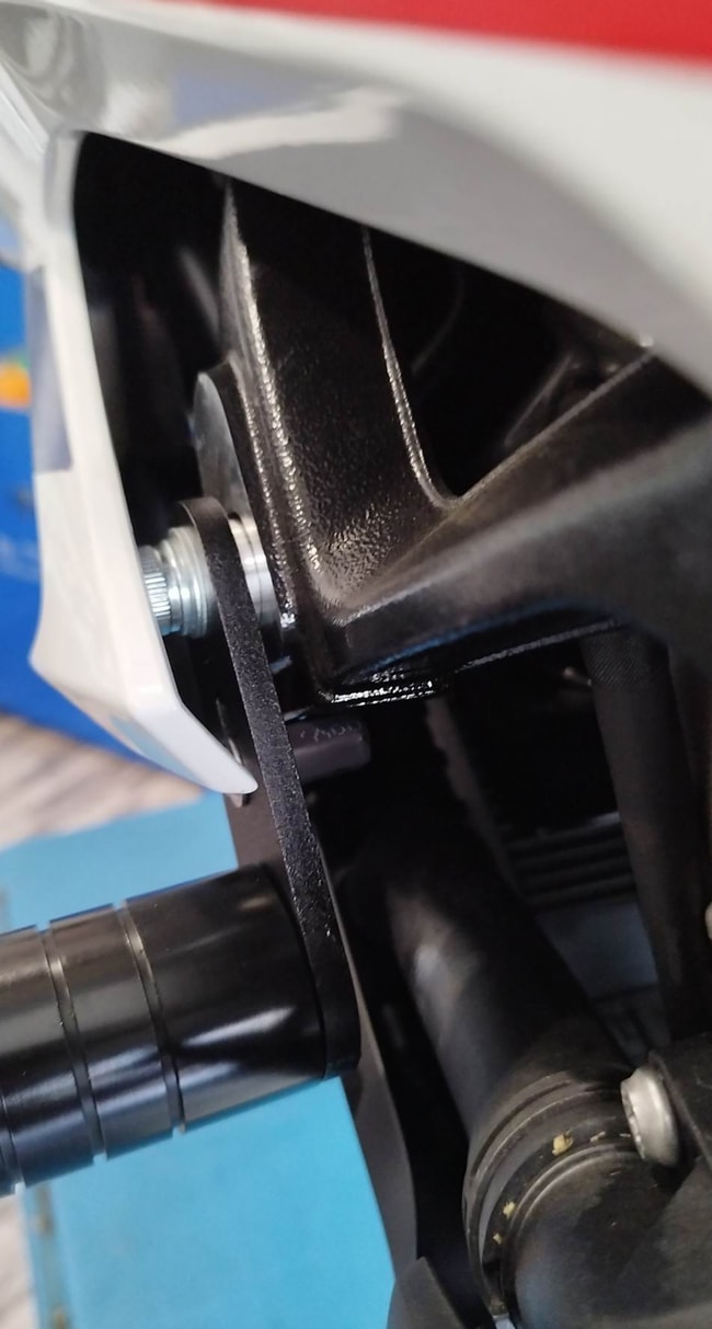 Frame crash pads compatible with BMW S1000RR 2023-2024 | Moto Discovery