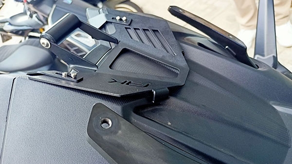 Smartphone / GPS mounting bracket compatible with Kymco AK550 Premium ...