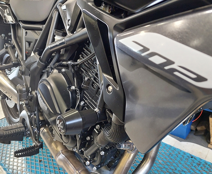 Frame crash pads compatible with Benelli TRK 702 / 702X 2023-2025 ...