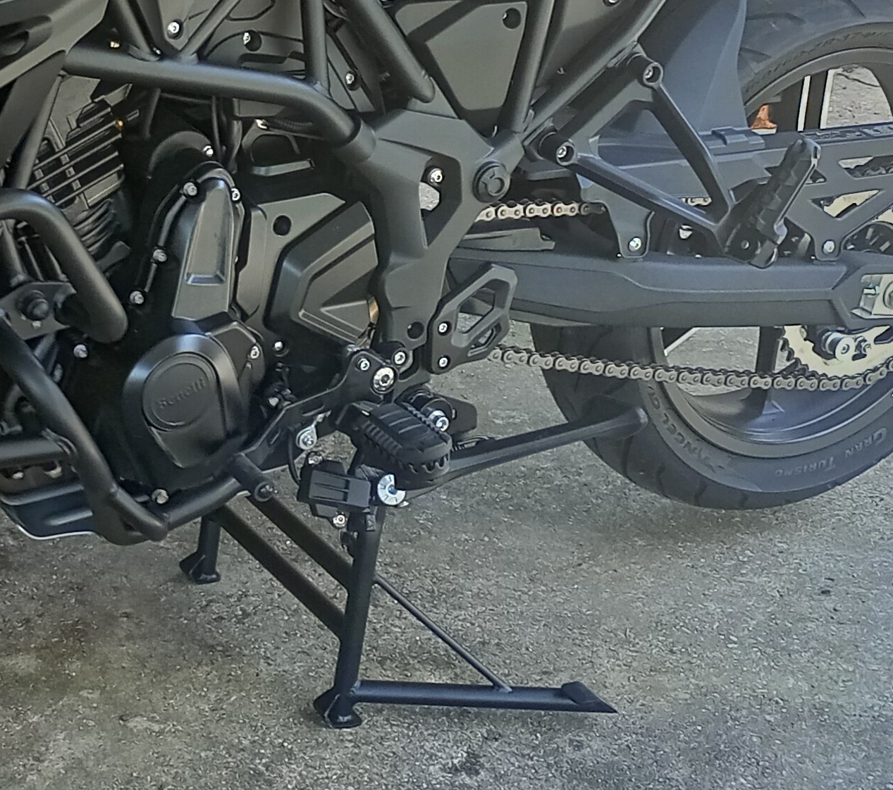 Center stand compatible with Benelli TRK 702 2023-2025 | Moto Discovery