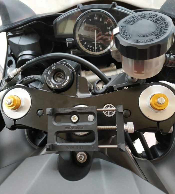 Universal fork stem yoke smartphone bracket for 12mm hole | Moto Discovery